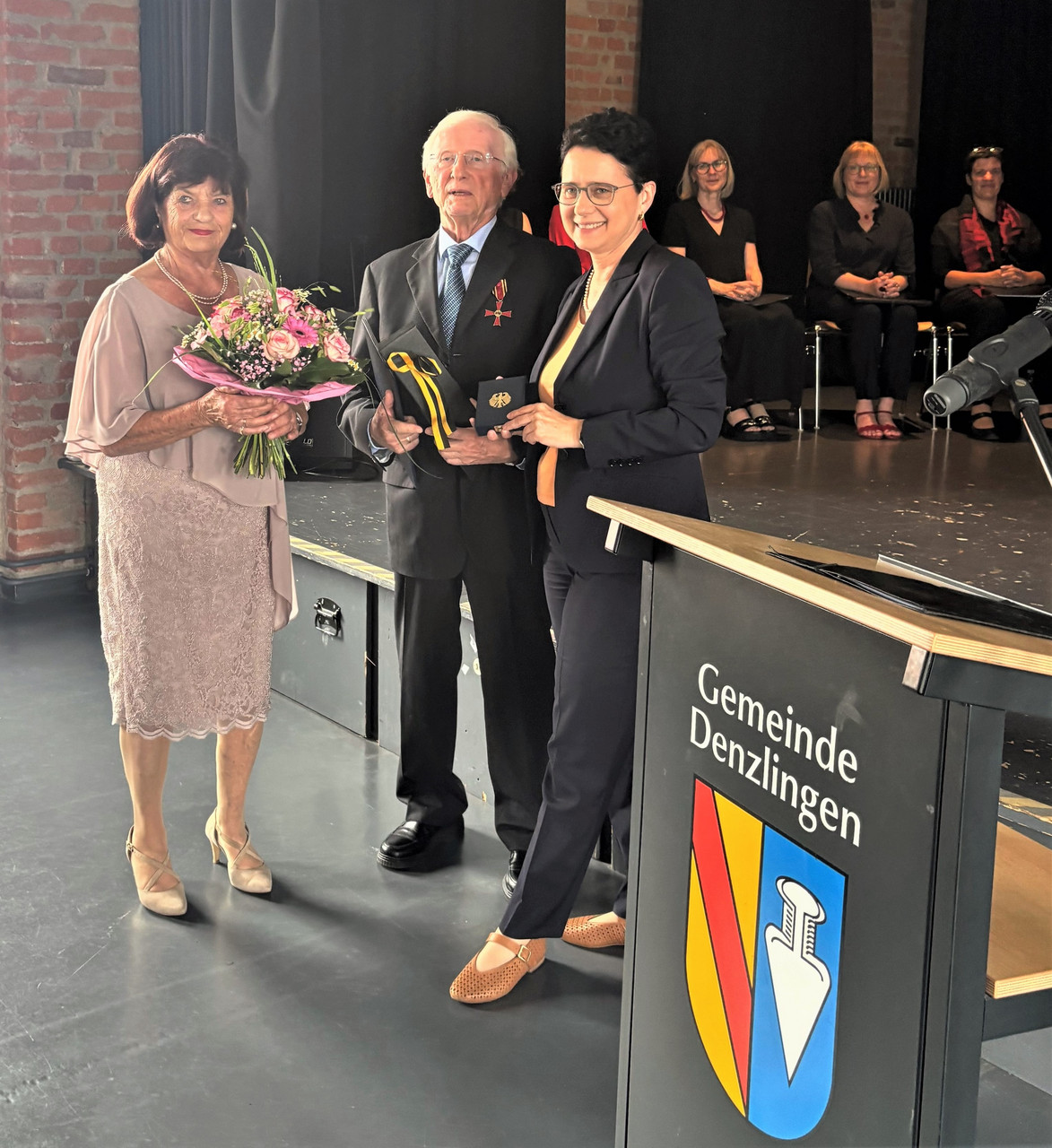 Verleihung des Bundesverdienstkreuzes an Prof. Dr. Hans-Dieter Geuenich ...
